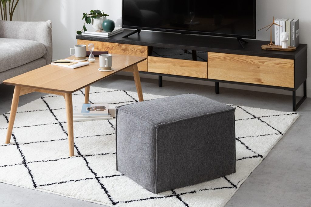 スツールとオットマンには違いがある？選び方と活用方法 - 暮らしのデザイン